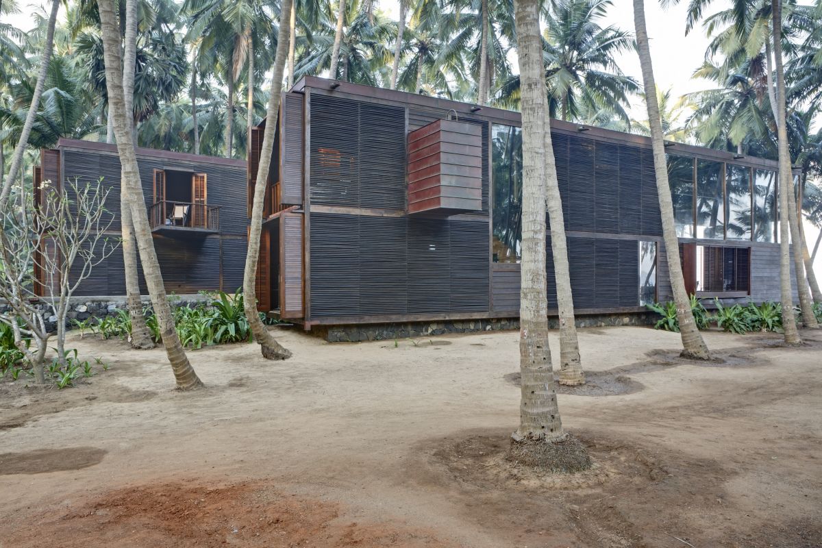 AMASSING DESIGN: PALMYRA HOUSE - STUDIO MUMBAI ARCHITECTS